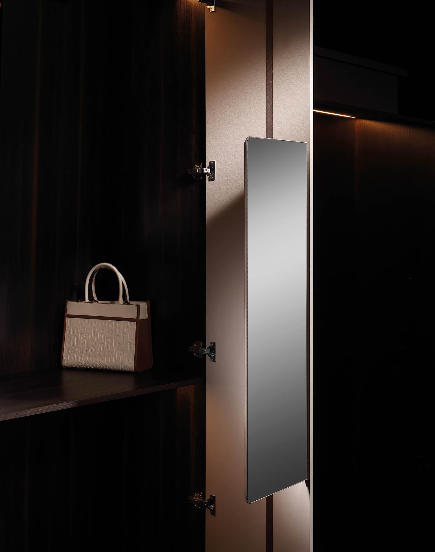 Sliding Wardrobe Mirror | Rotating Pull-Out Mirror - NUOMI