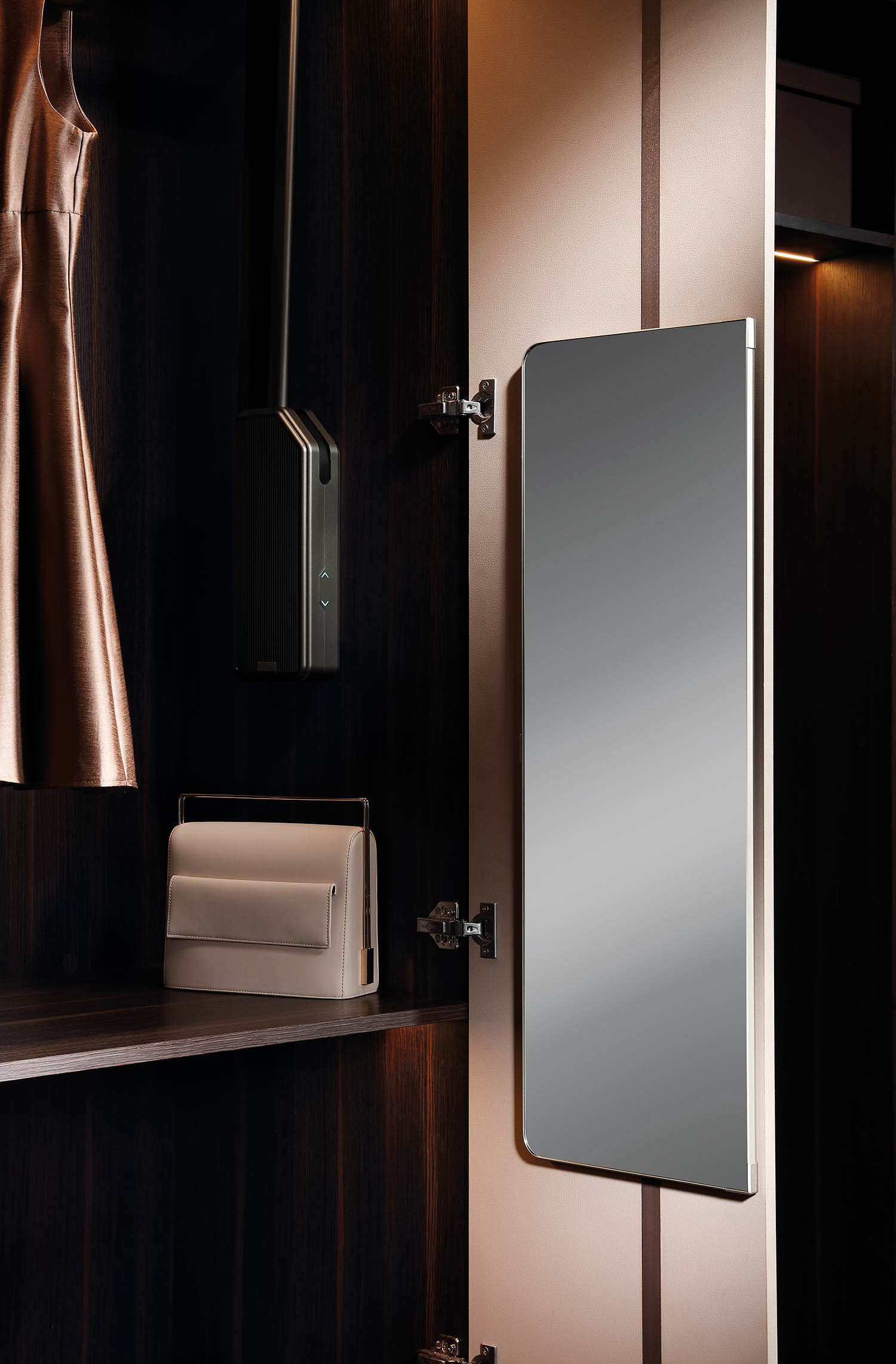 Mirror With Aluminum Frame | Rotating Closet Mirror - NUOMI